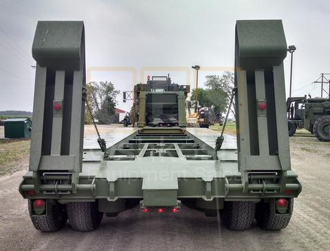 M747 60 Ton Military Lowboy Trailer (T-1100-34) - Oshkosh Equipment