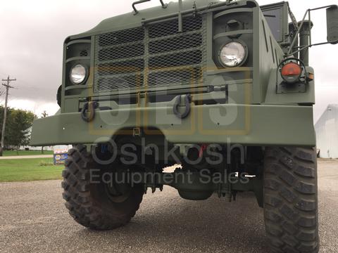 6x6 & 8X8 Military Tractor Trucks - Oshkosh Equipment